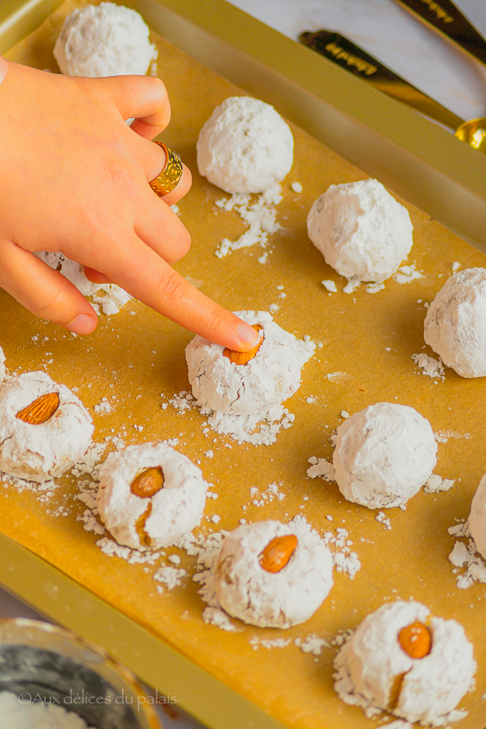 Amaretti biscuits italiens moelleux aux amandes · Aux délices du palais
